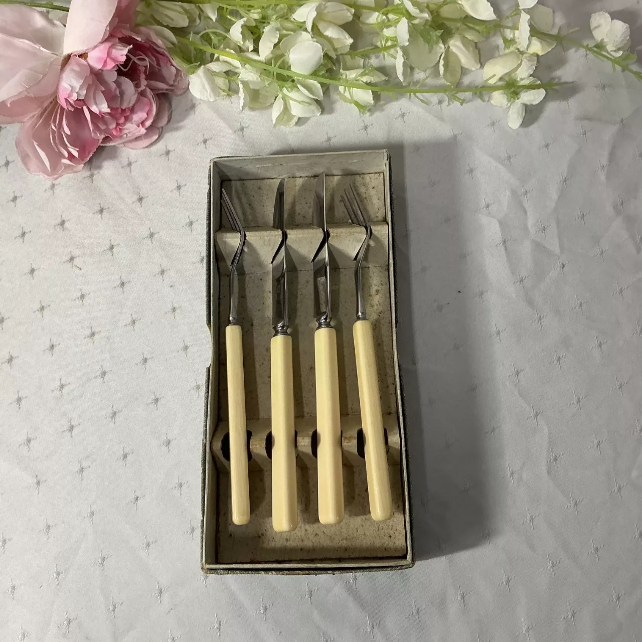 Wiltshire Stainless Steel Faux Bone Handle 2 x Knife & Fork Set (boxed ...