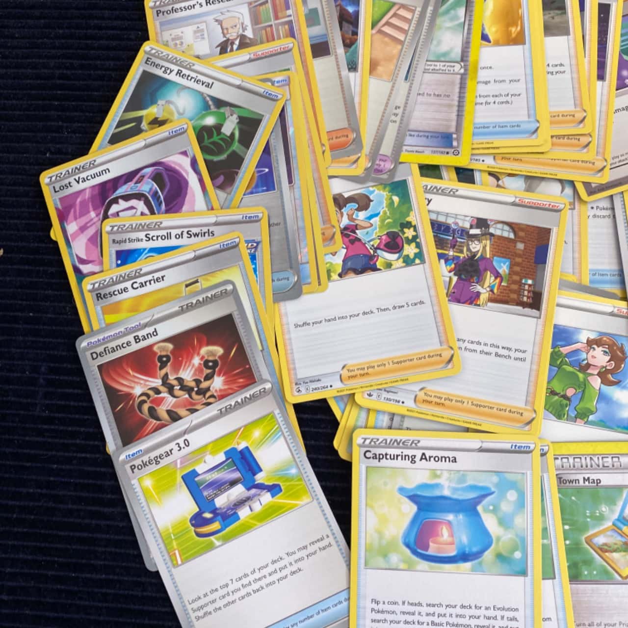 82 trainer Pokémon cards + V star card