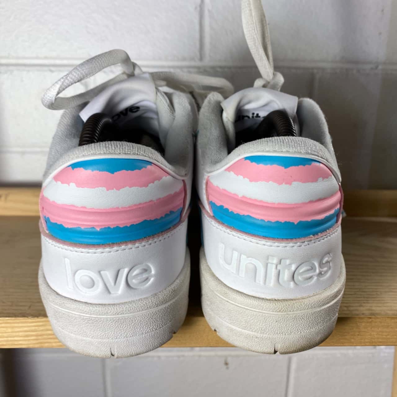 Adidas Womens Love Unites Sneakers Size 6.5 / 7 Blue/Pink/ White (s)