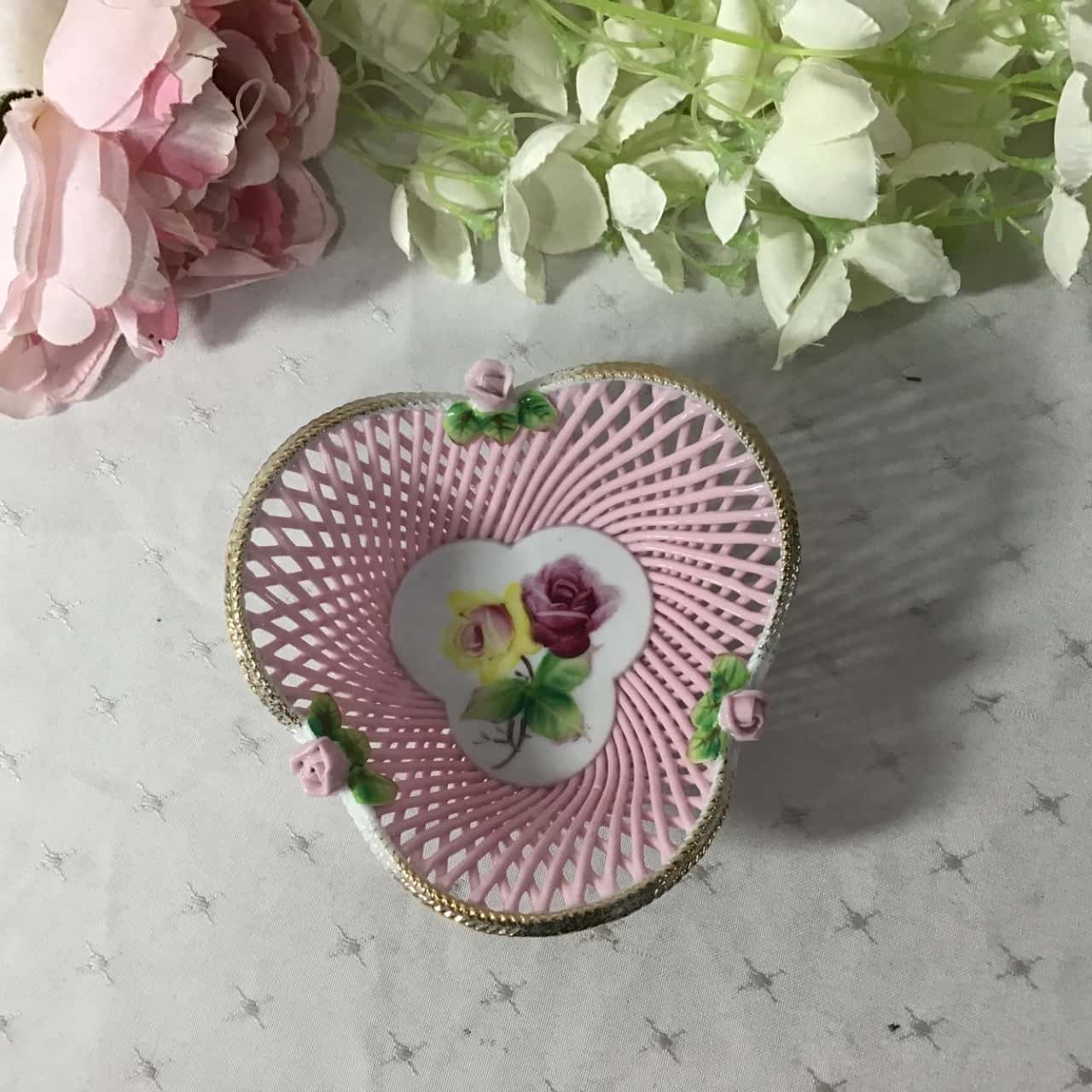 Vintage Saji Japan Decorative Rose Pattern / Pink Lattice Weave Fine ...