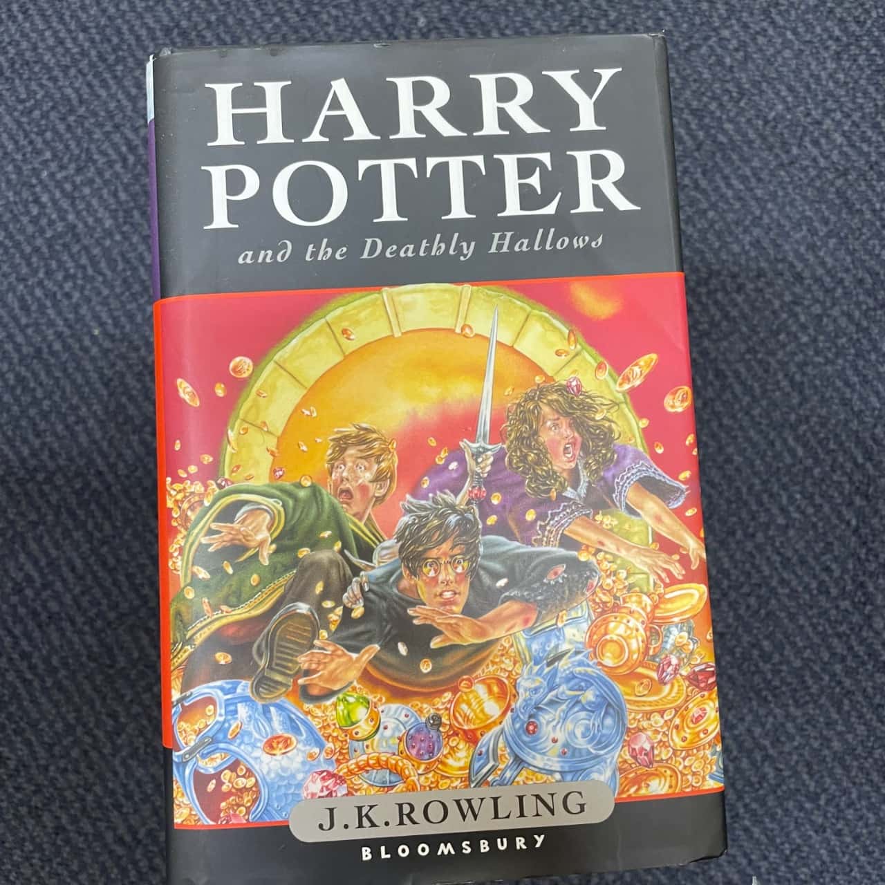 Harry Potter 1-7. Soft cover x 4, hard cover x 3.(s)