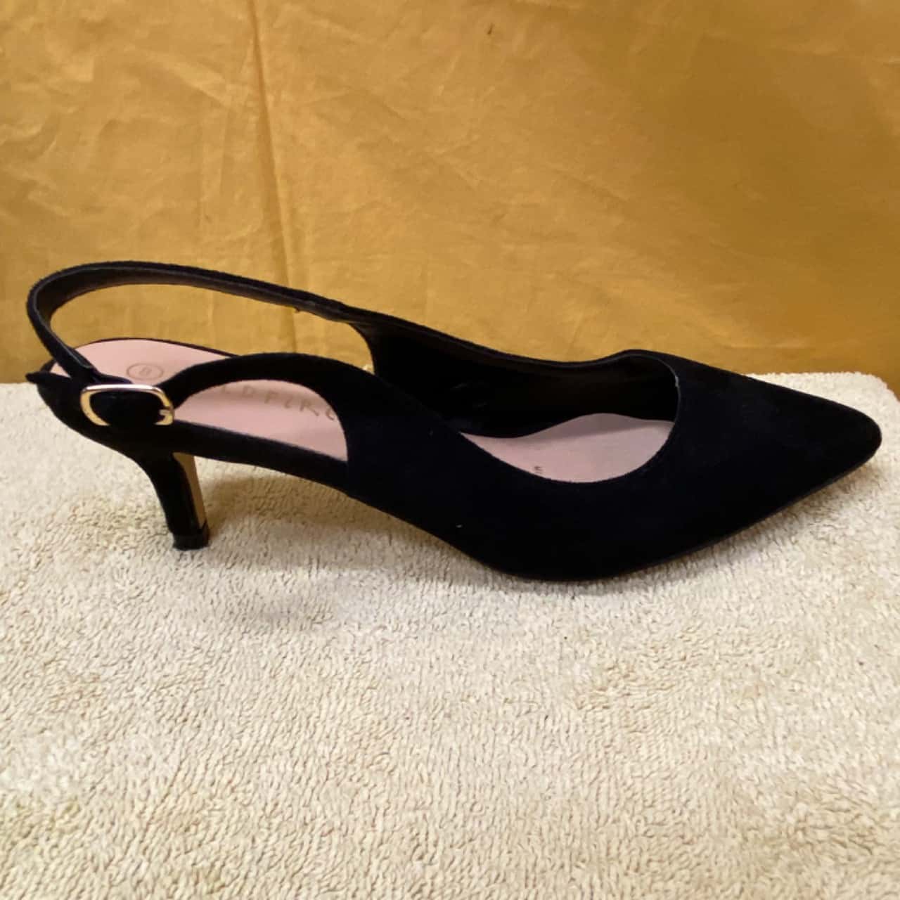 Wildfire Womens Size 8 Black Sling Back Shoe(s)