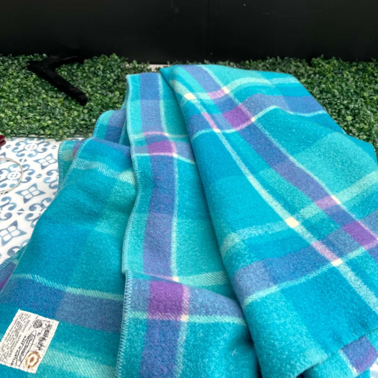 Pure wool blue double blanket (s)