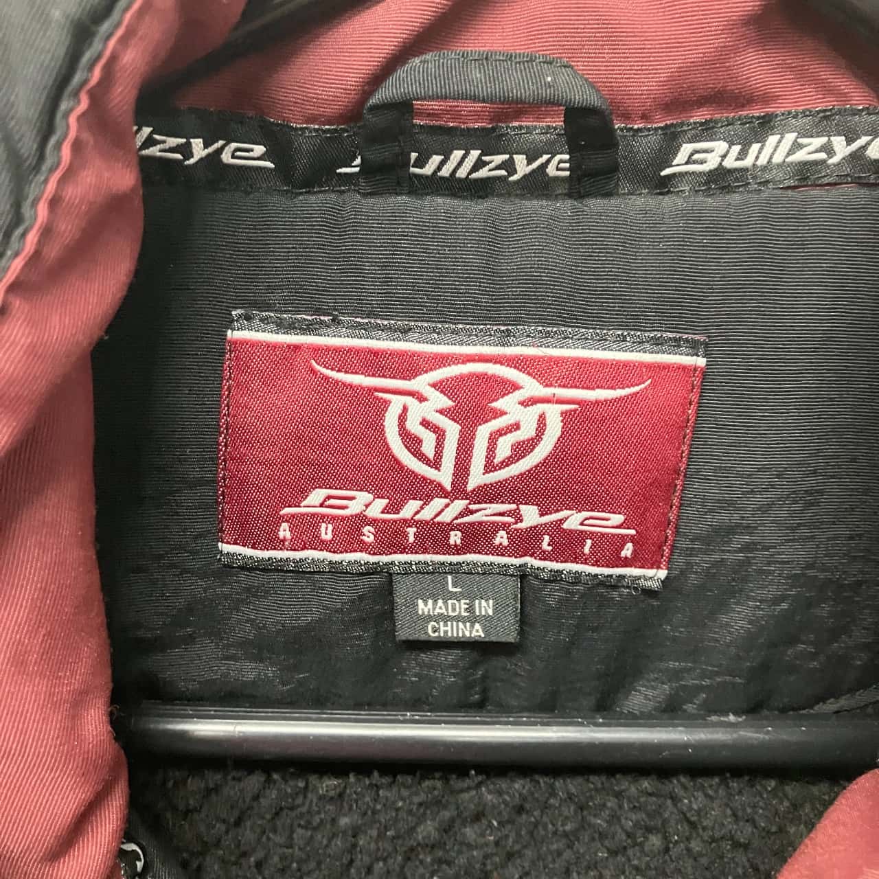 Mens Size L Bullzye Puffer / Vests Black