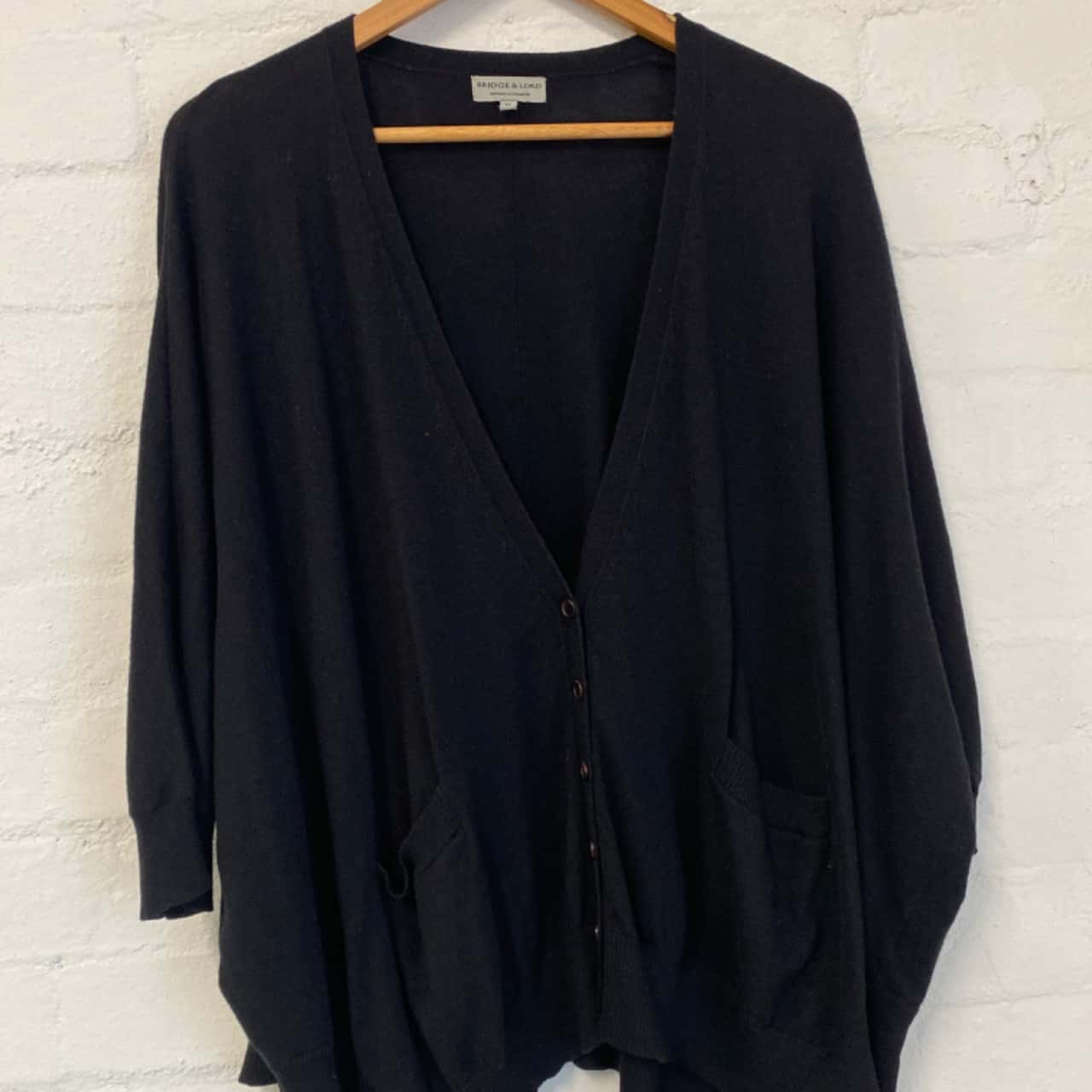 Bridge & Lord Womens Medium Batwing Cardigan.(s)