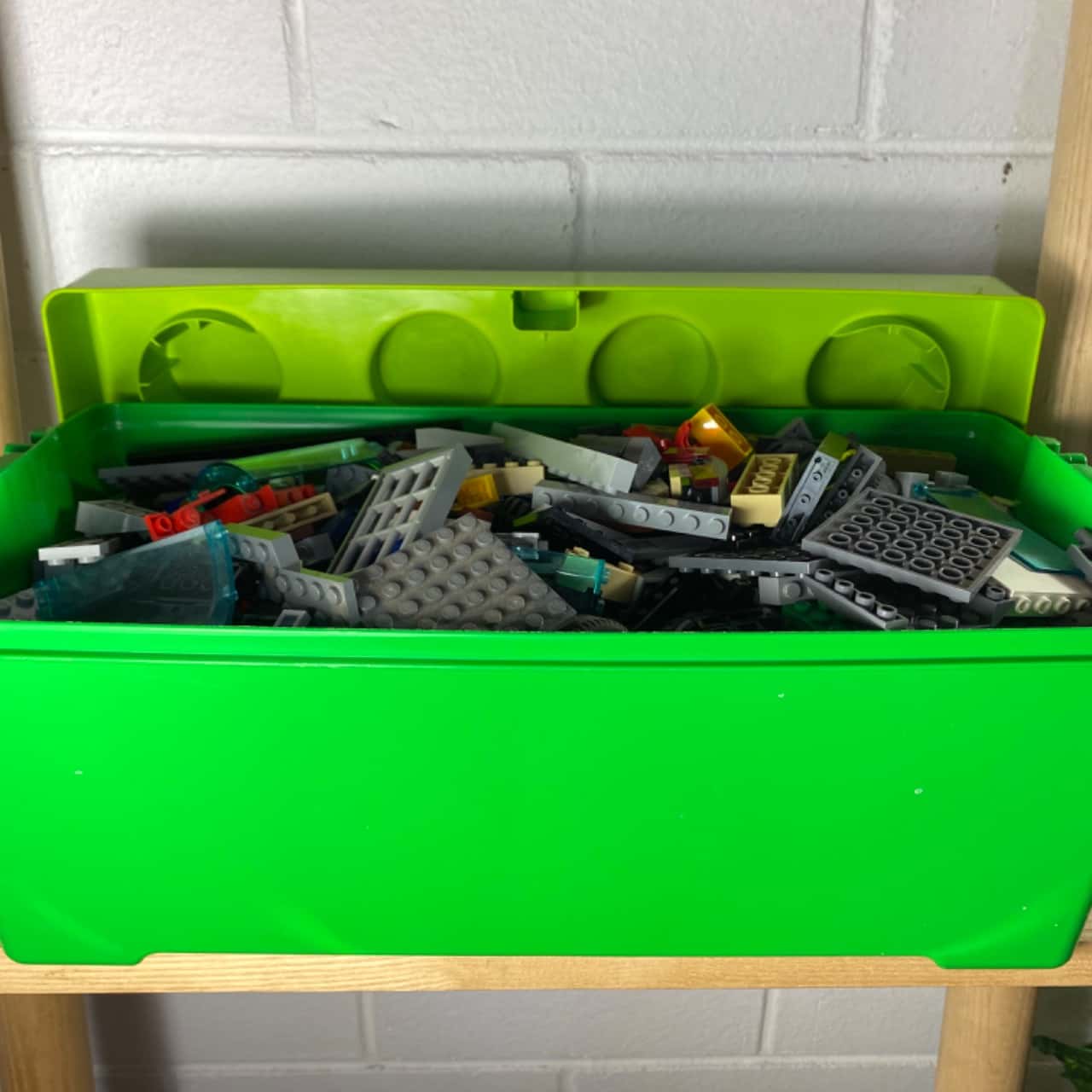 2.3Kg Box of Assorted LEGO(s)