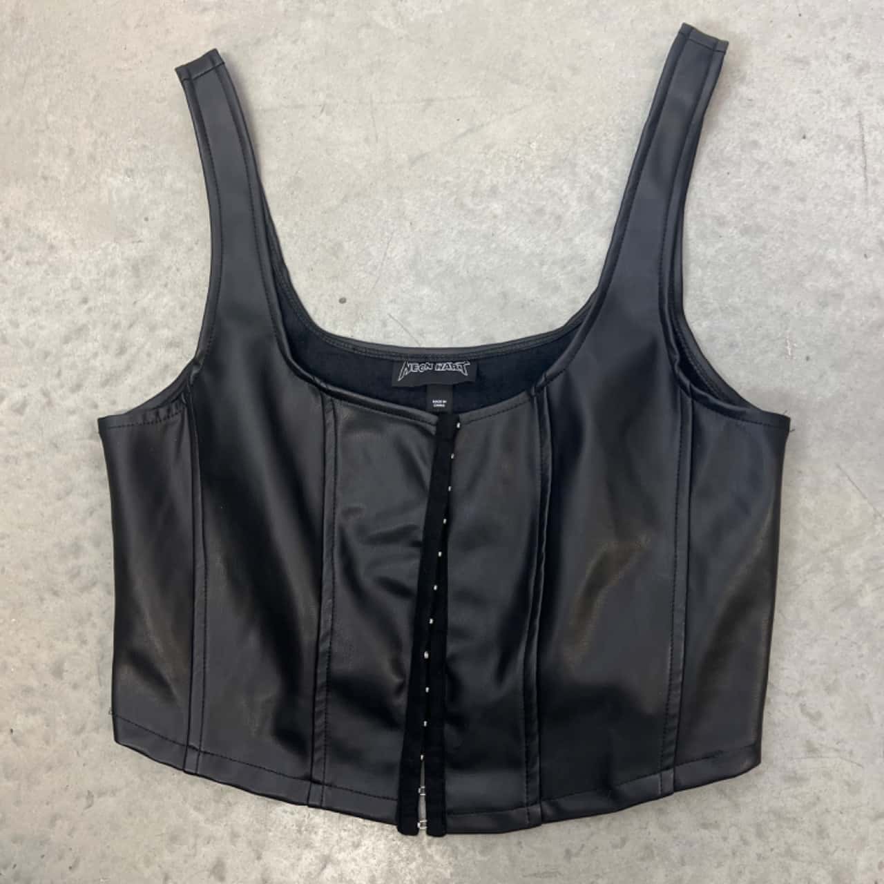 Neon Hart Size L Cropped vegan leather corset style Black top(s)