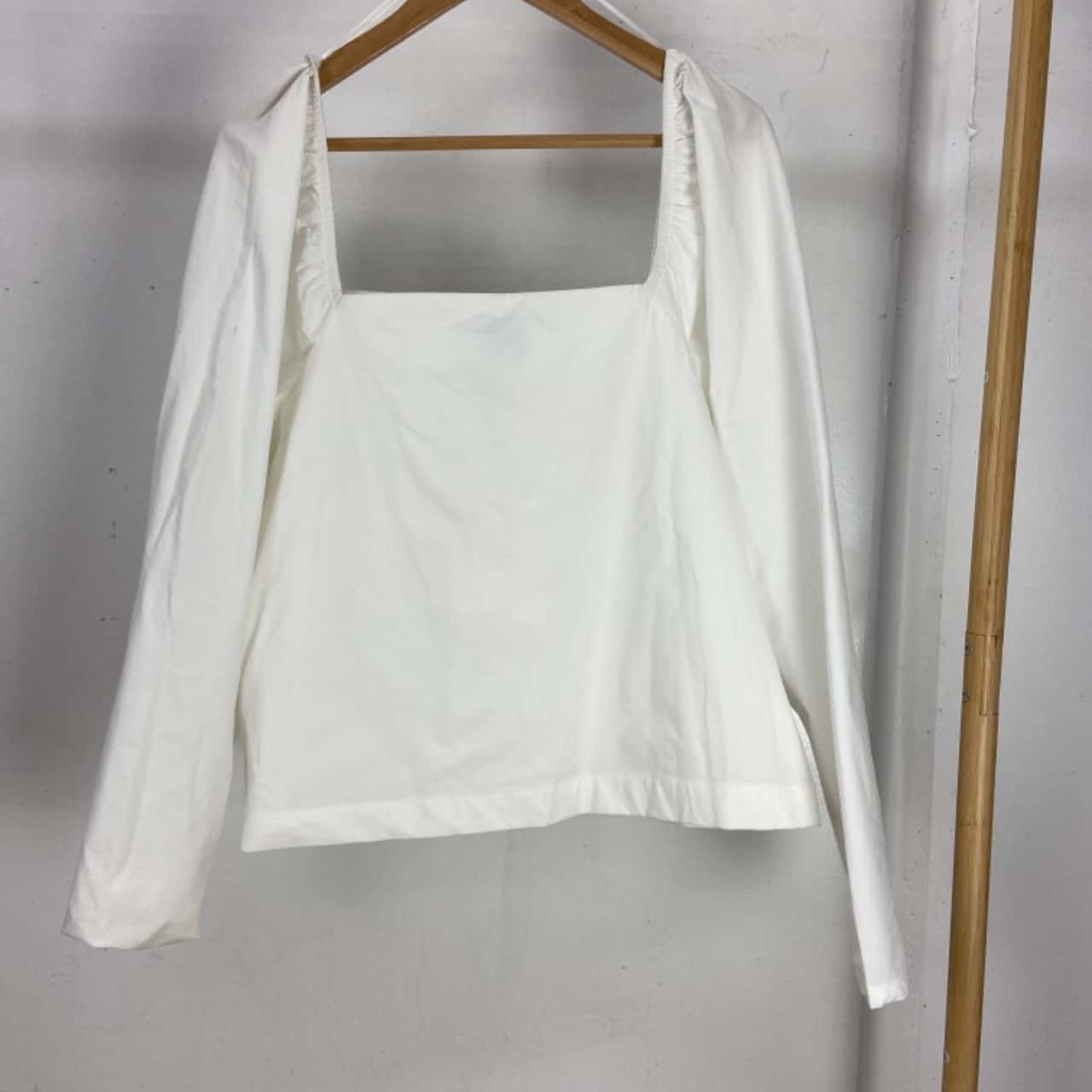 BNWT Witchery Size XL White long puff sleeve top (s)