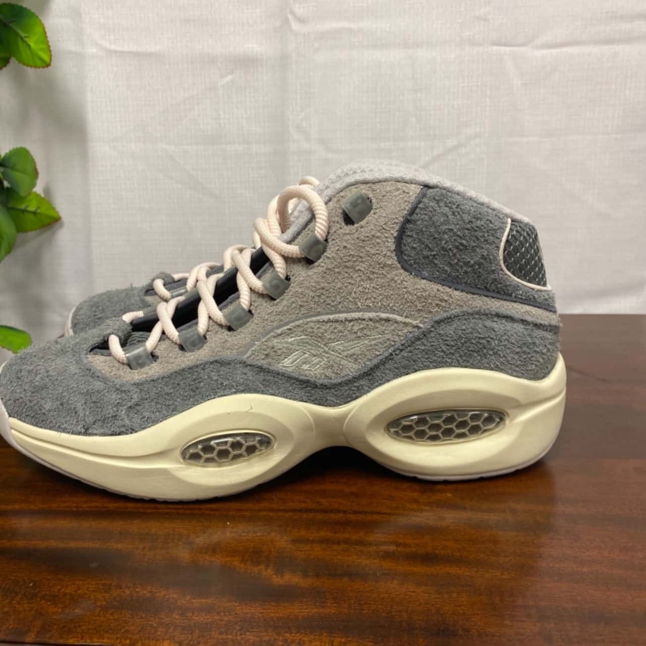 Reebok Mens Size 9 Shoes Suede and Leather(s)