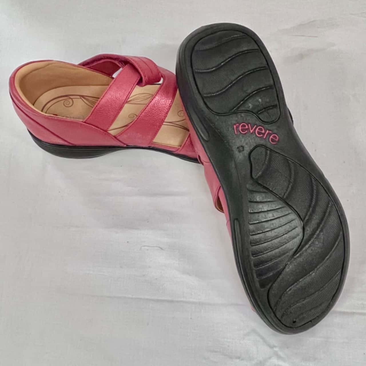 Revere Geneva Ruby Metallic Leather Size 11