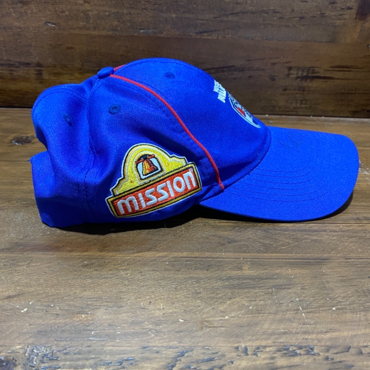 Mens SIGNED WESTERN BULLDOGS AFL CAP(s)