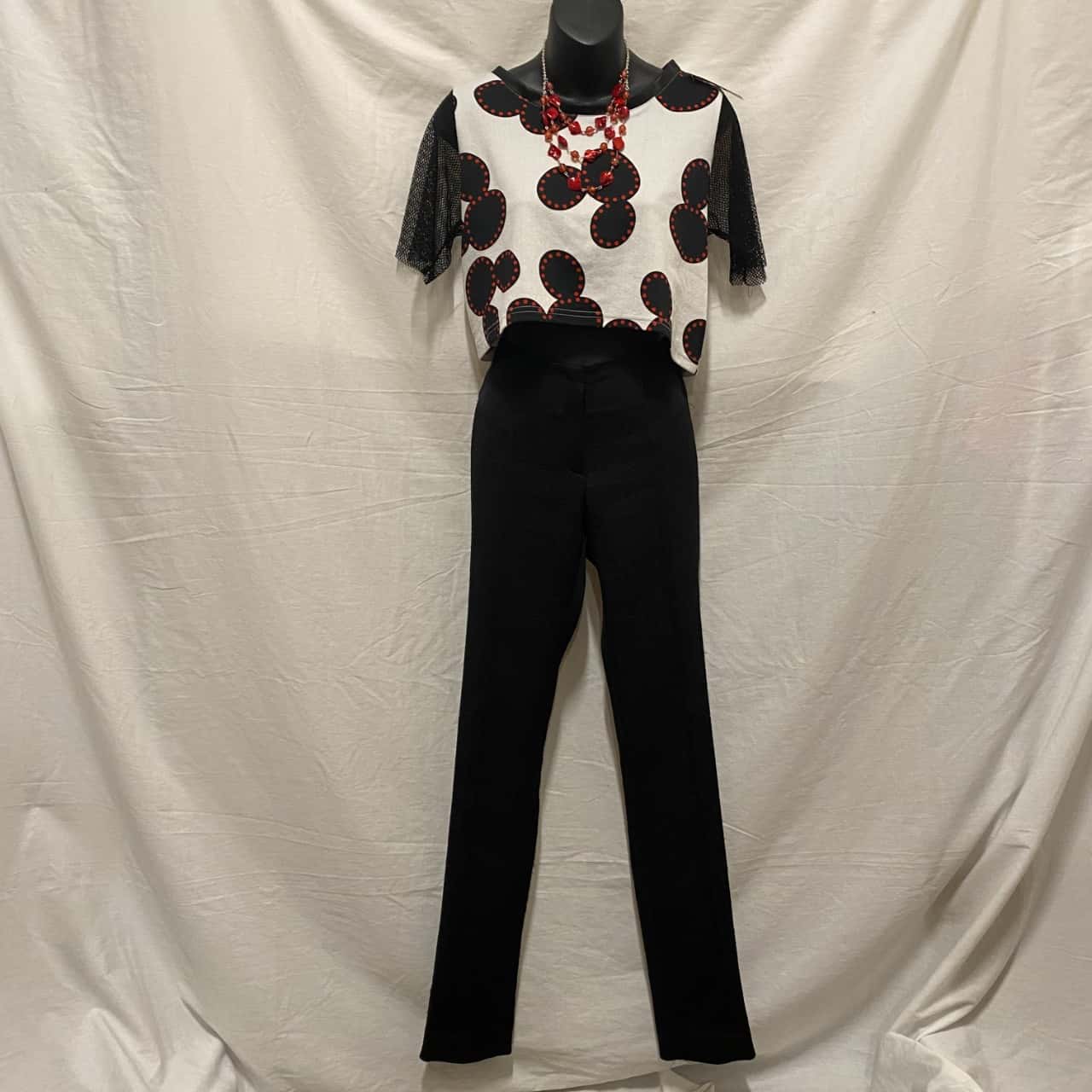 Lisa Ho Womens Size 8 Slim Fit Black (s) - Used Good | Salvos Stores