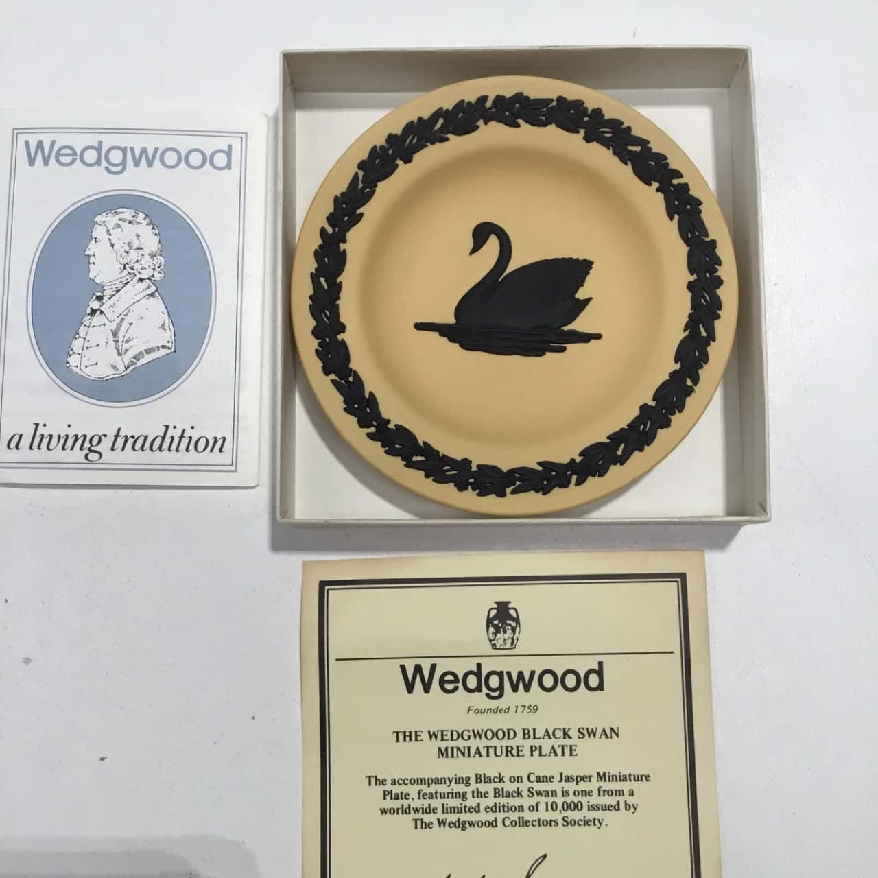 Wedgewood Black Swan Plate(s)
