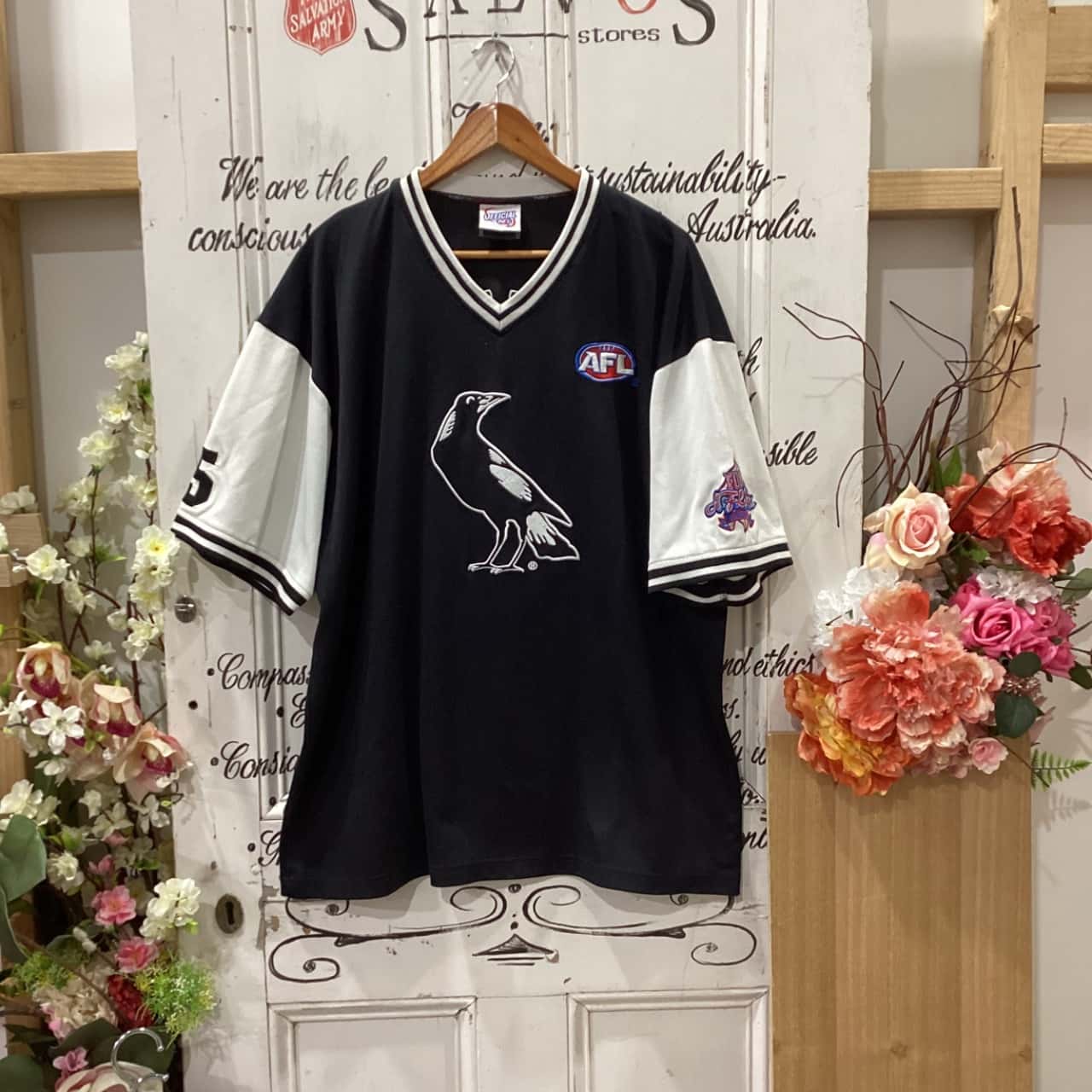AFL OFFICIAL BRAND COLLABORATION WITH FUBU BRAND!! COLLINGWOOD MAGPIES ...