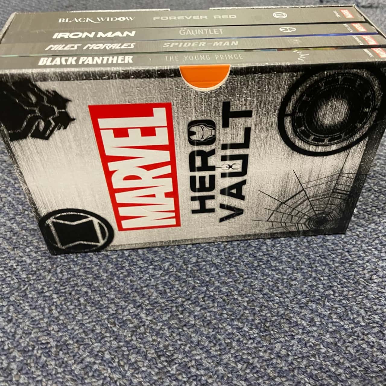 Marvel: Hero Vault. 4 books in a cardboard case.(s)