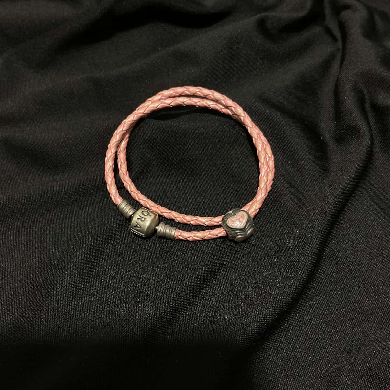 925 Pandora Pink Leather Bracelet with 925 Pandora Heart Charm (s)