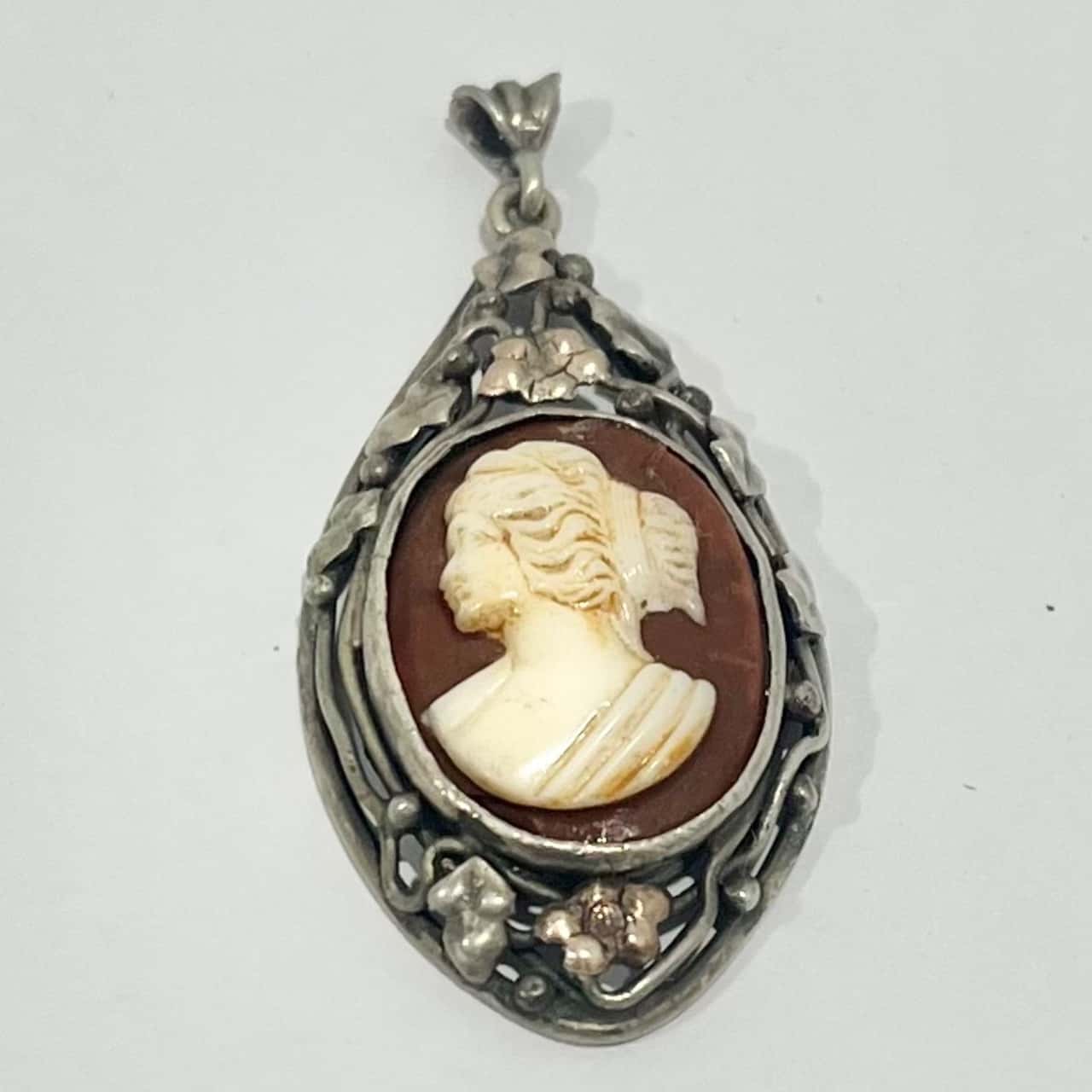Vintage Cameo Silver Pendant