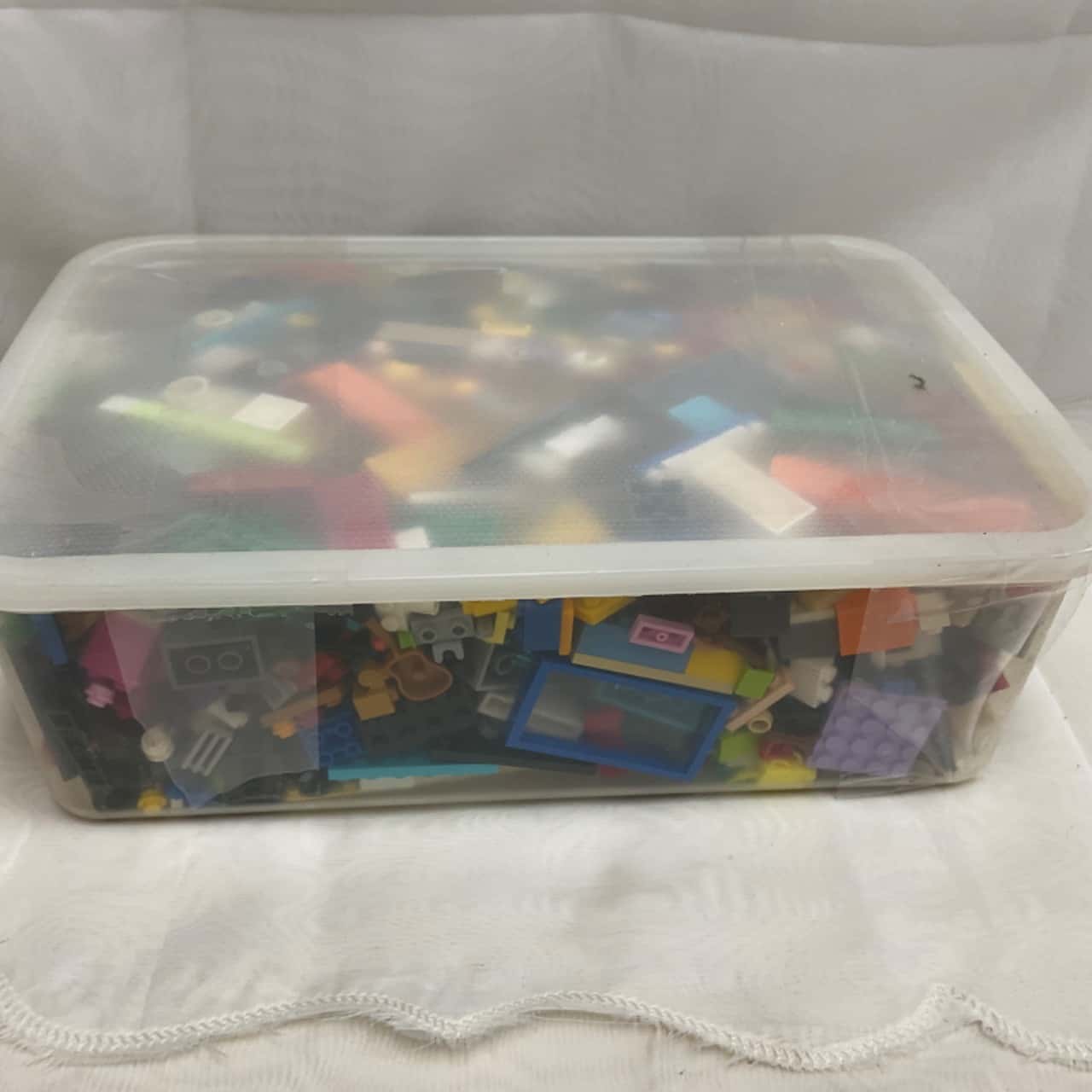 Assorted Box of Legos 1.5kgs Mixed (s)