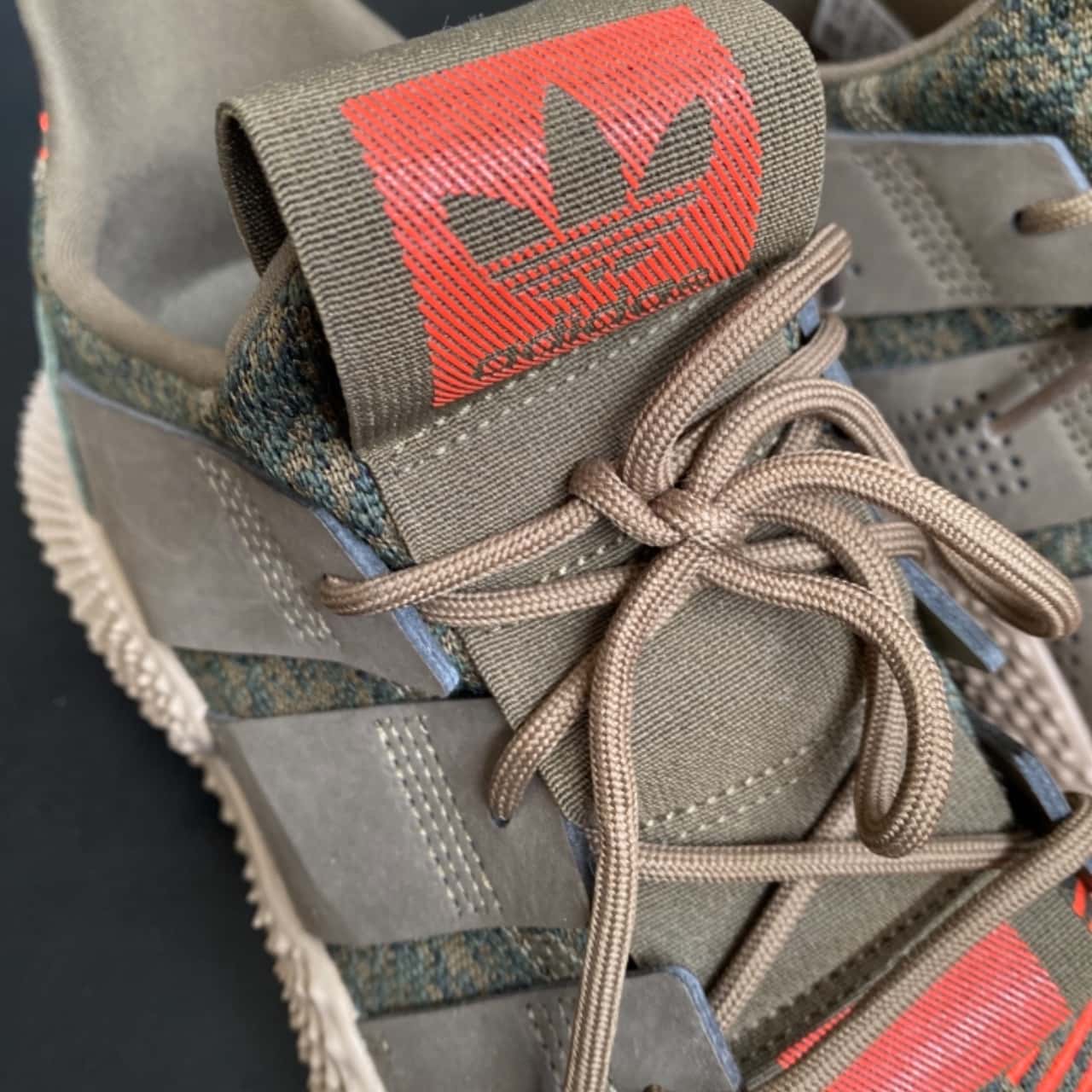 Adidas Mens Size 11 Green / Orange Shoes