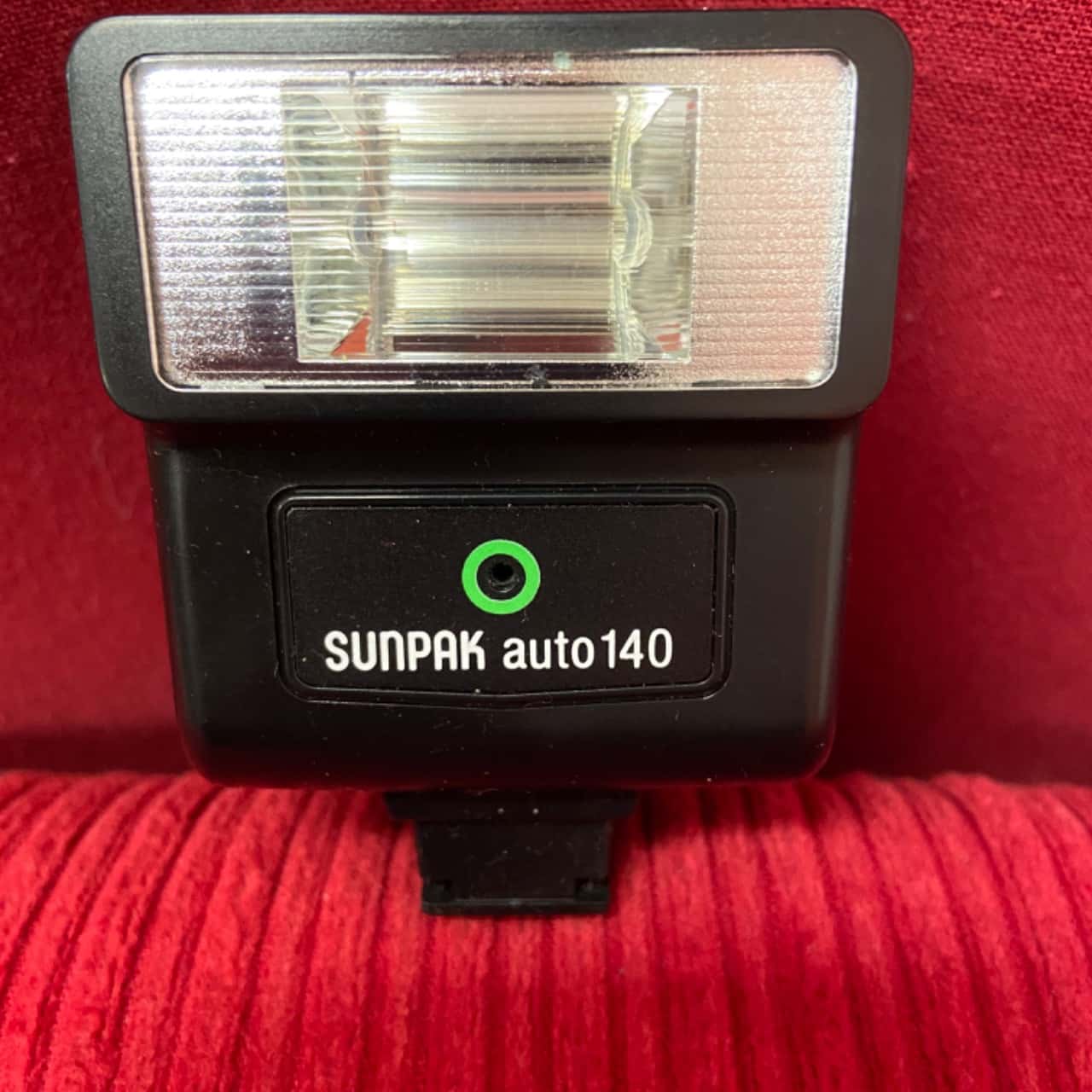Sunpak 140 Auto Shoe Mount Flash Unit for 35mm SLR RRP: $36.42(s)