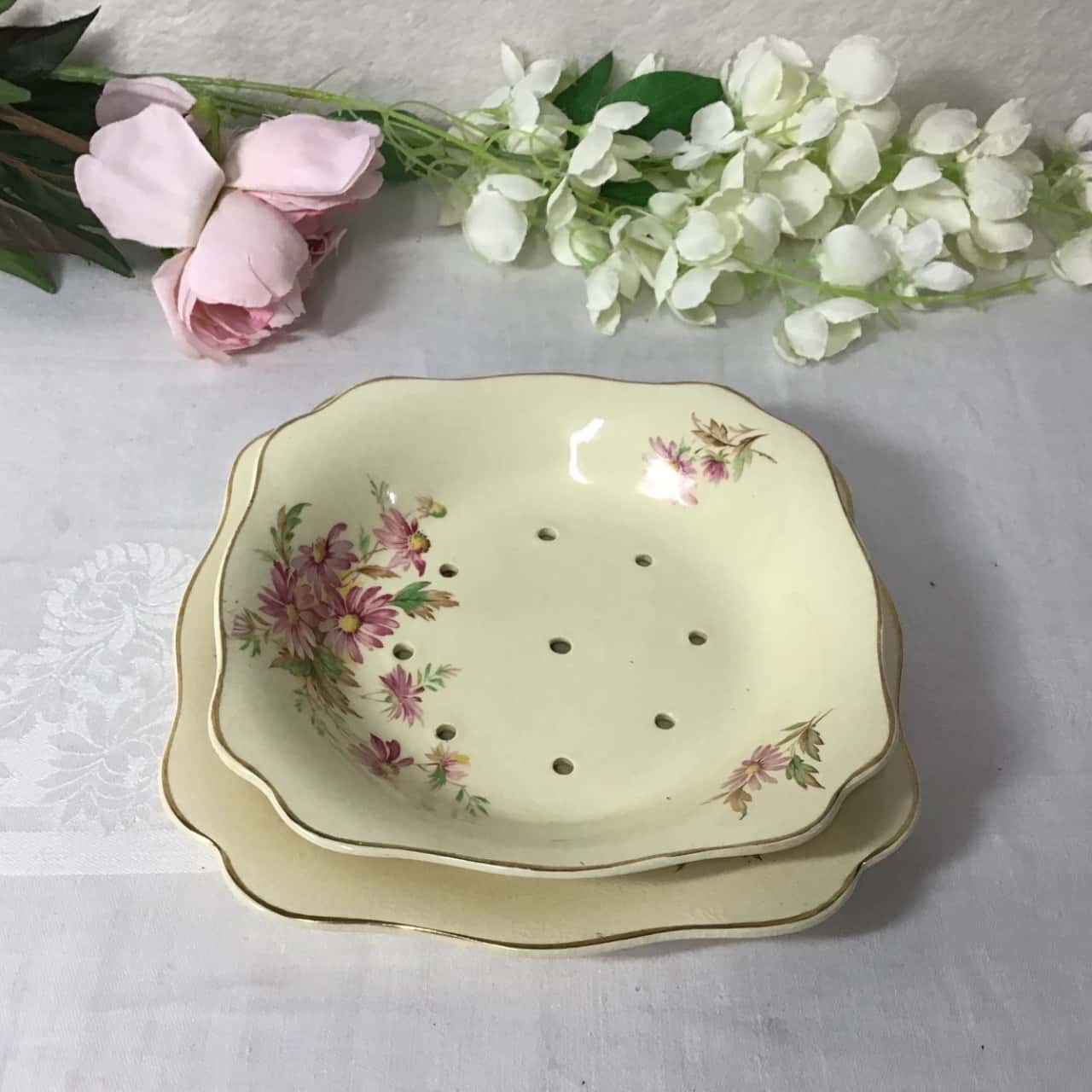 *REDUCED* Vintage J & G Meakin Sunshine Pink Daisy Pattern Porcelain ...