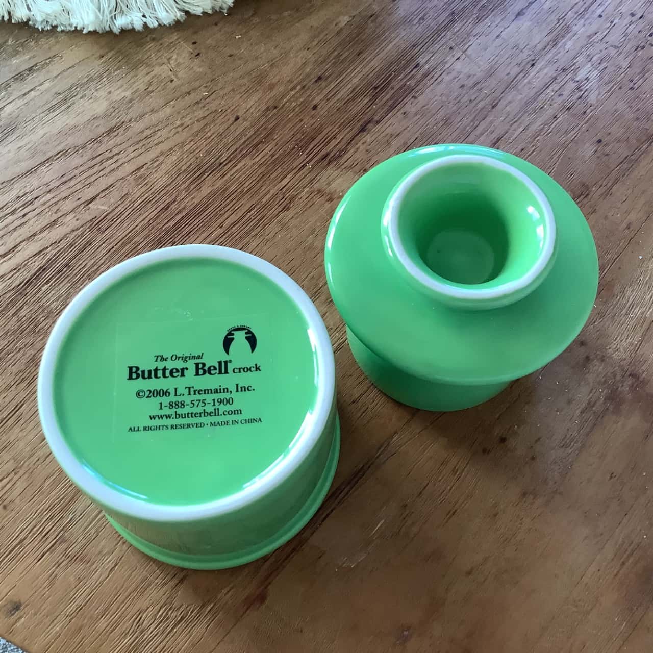 L. Tremain. The Original Butter Bell. Apple Green (s)