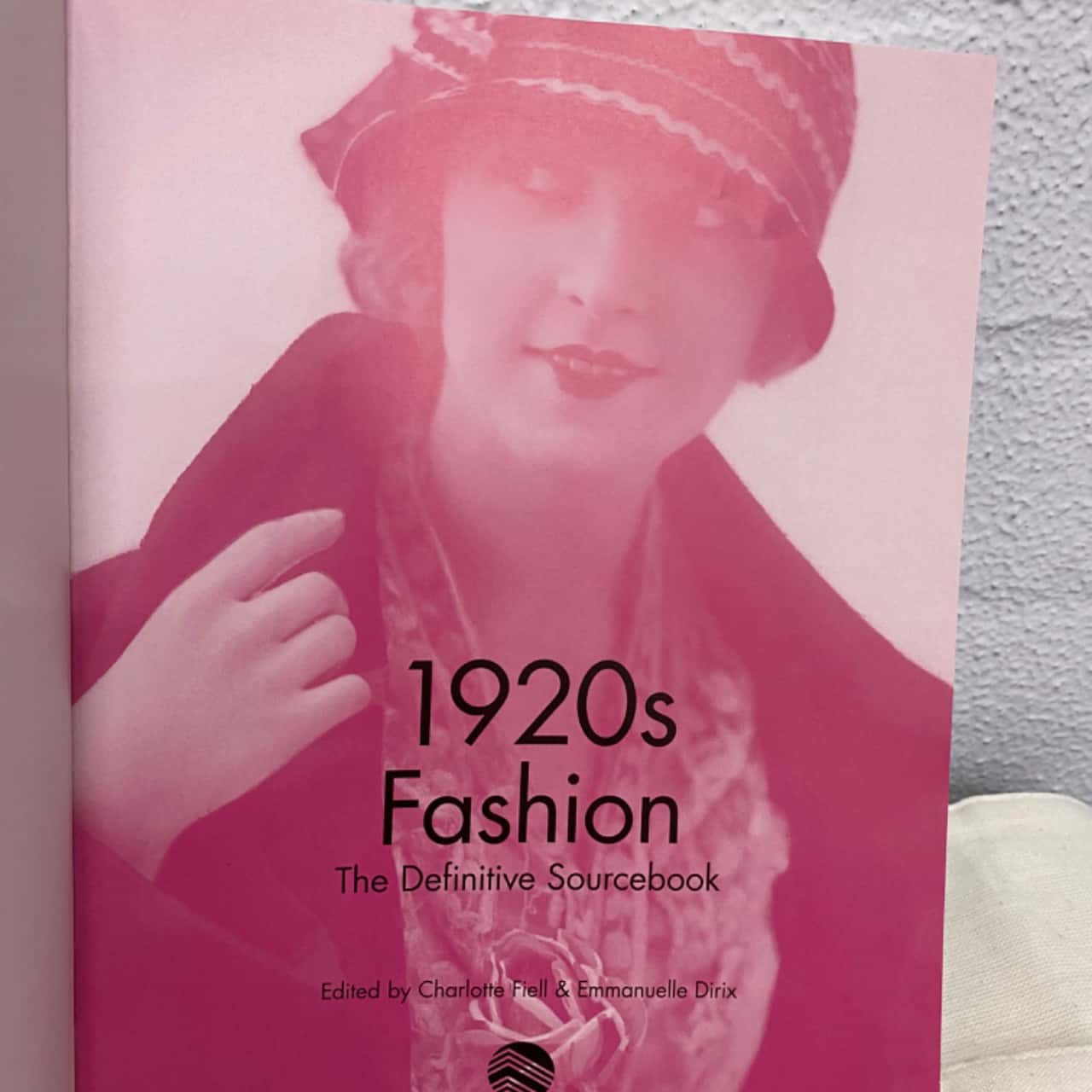 1920s Fashion The Definitive Sourcebook by Charlotte Fiell and ...