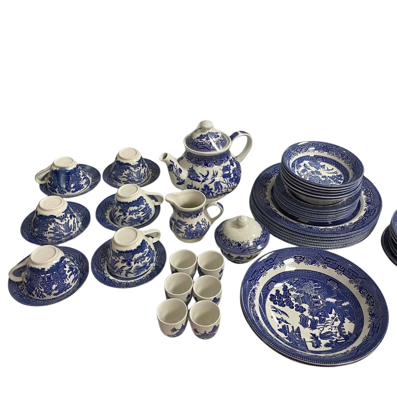Churchill Blue Willow Dinnerware Set (s) - Used Very Good | Salvos Stores