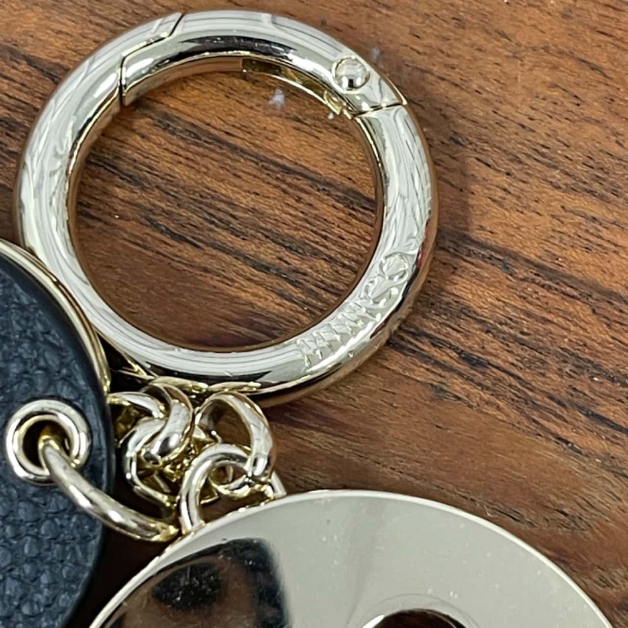 Mimco Supernatural Keyring in Black/gold (s)