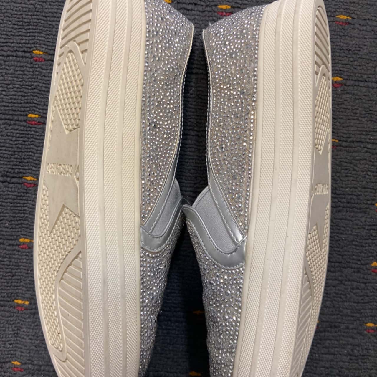 Skechers Womens Size 8 Silver sneakers (s)