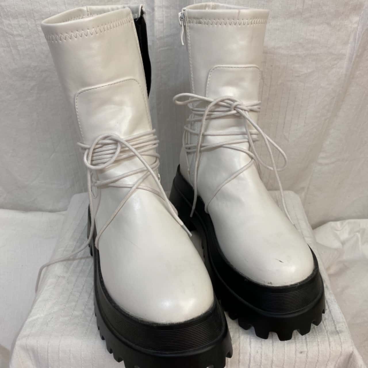 EGO Womens Size 6 Black / White Boots(s)