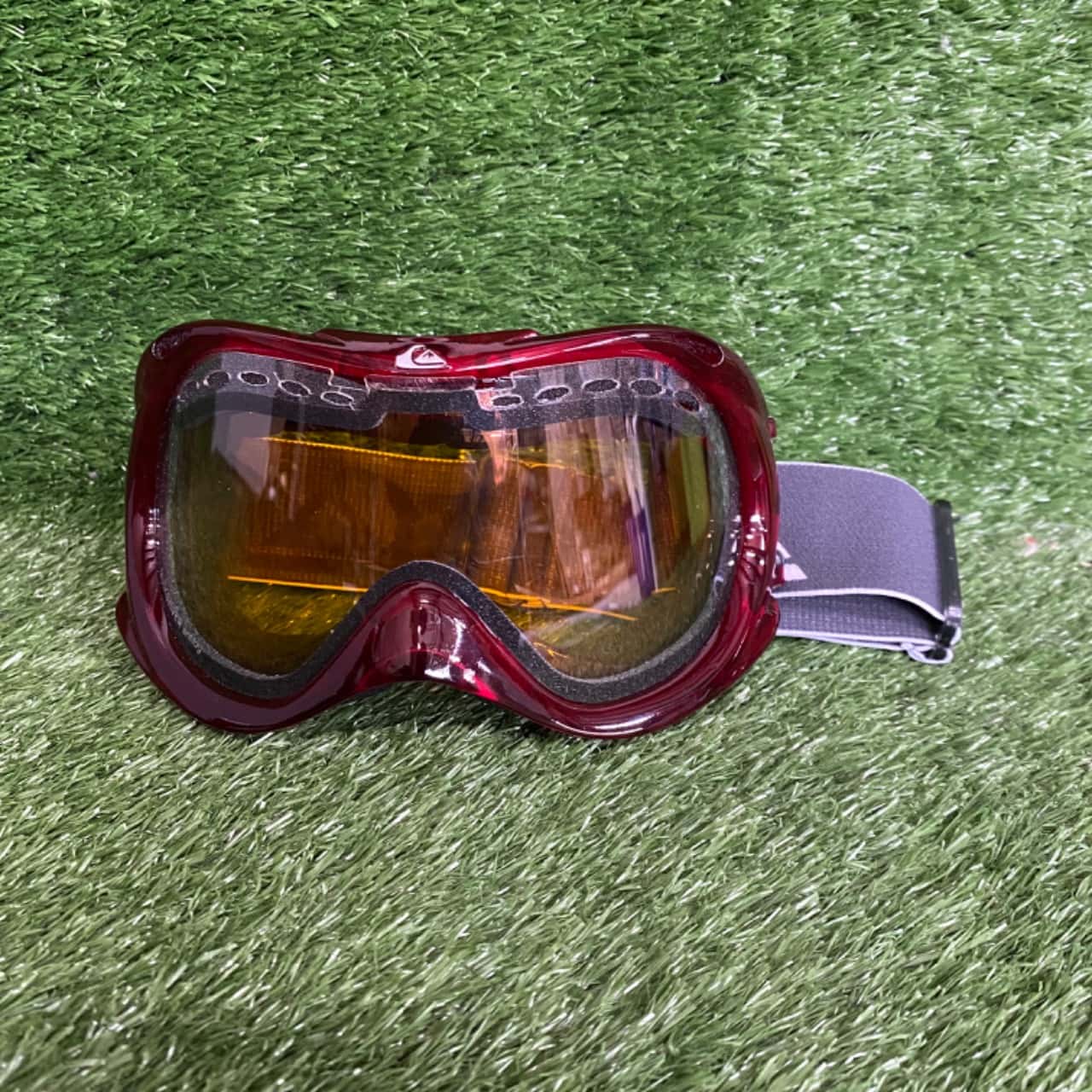 Quicksilver Red Anti-Fog Snowboarding Goggles (s)