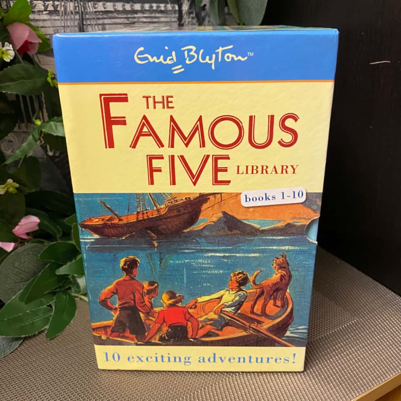 REDUCED - Enid Blyton Famous five collection set/10(s)