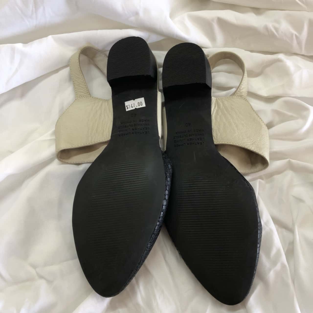 Django & Juliette Womens Size 40 / 9 Black / Cream shoes(s)