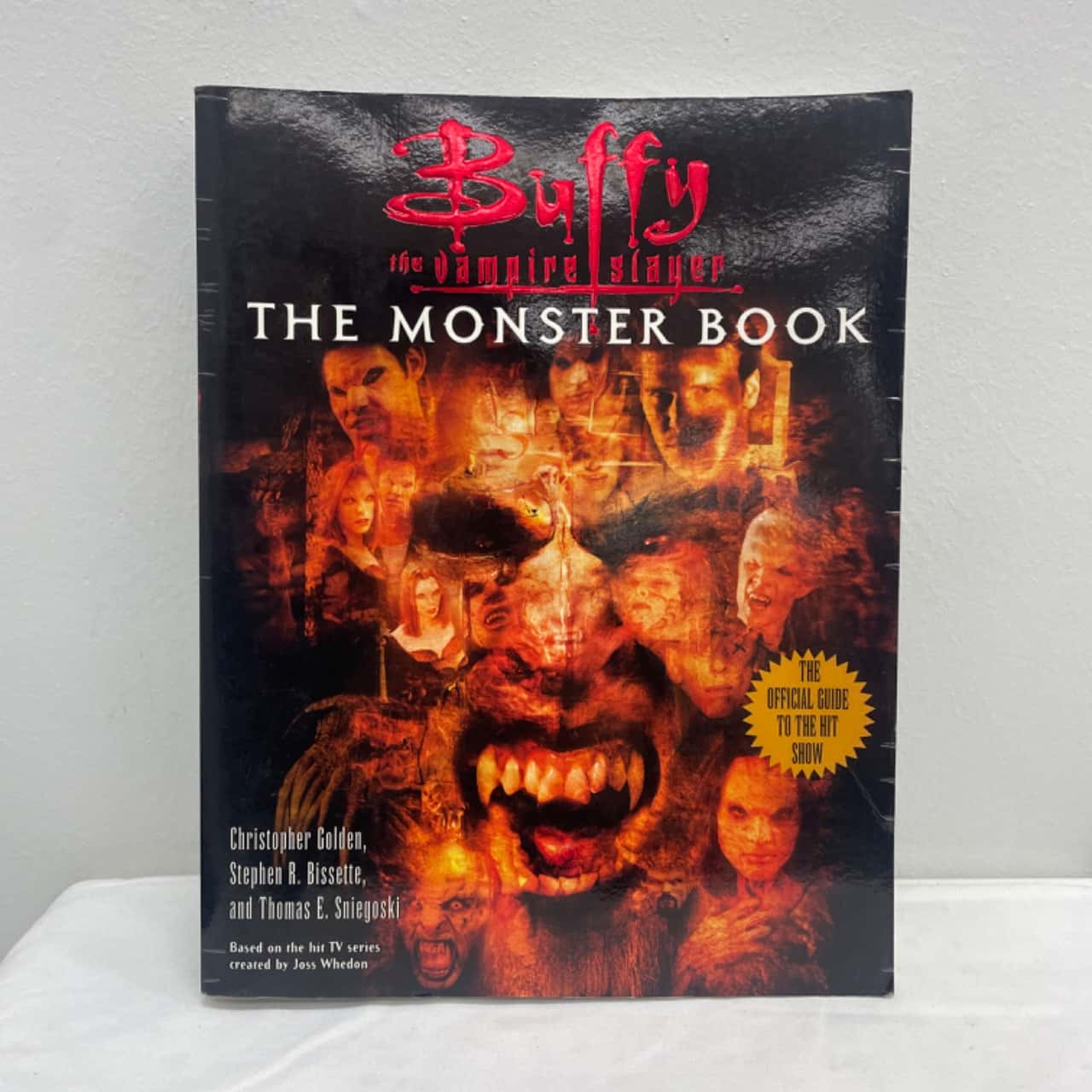 THE MONSTER BOOK Buffy the Vampire Slayer (s)