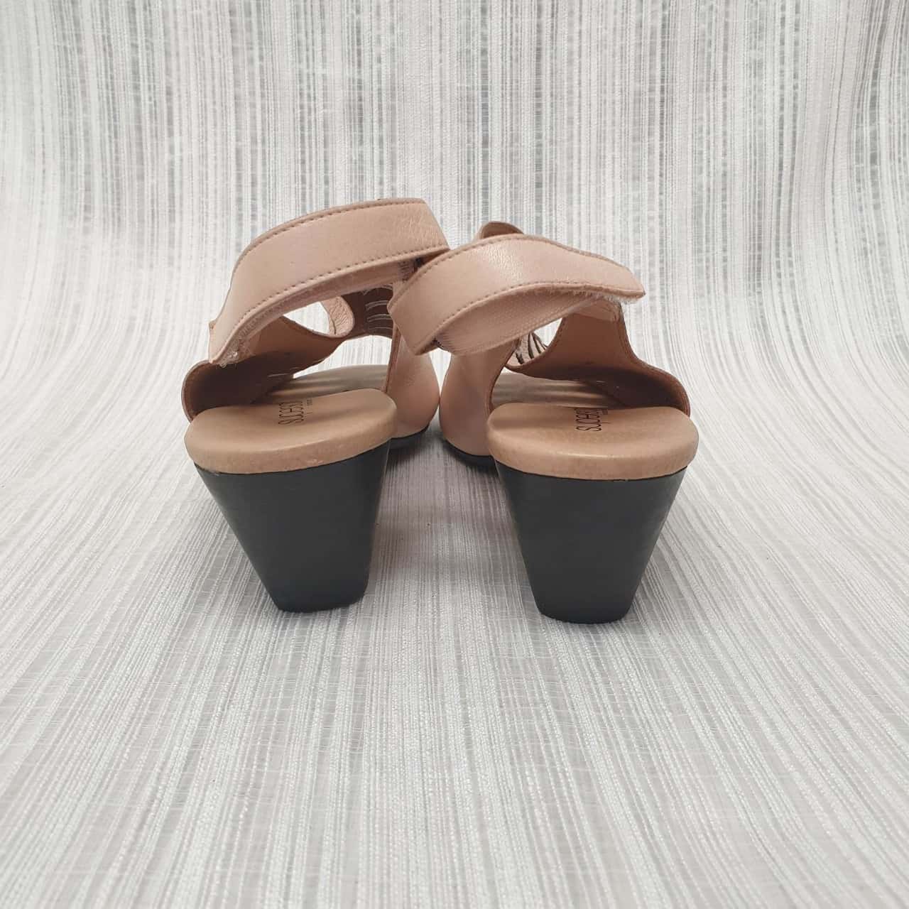 Diana Ferrari Inessa Supersoft Coral Reef Pinky Beigeleather Sandals Size 9c Brand New