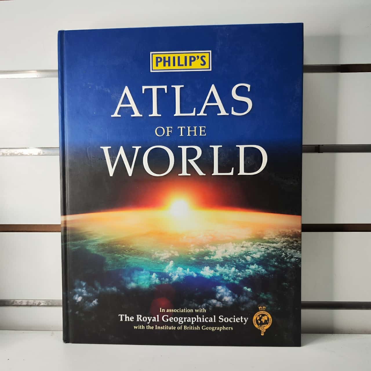 Philips Atlas of the World Book