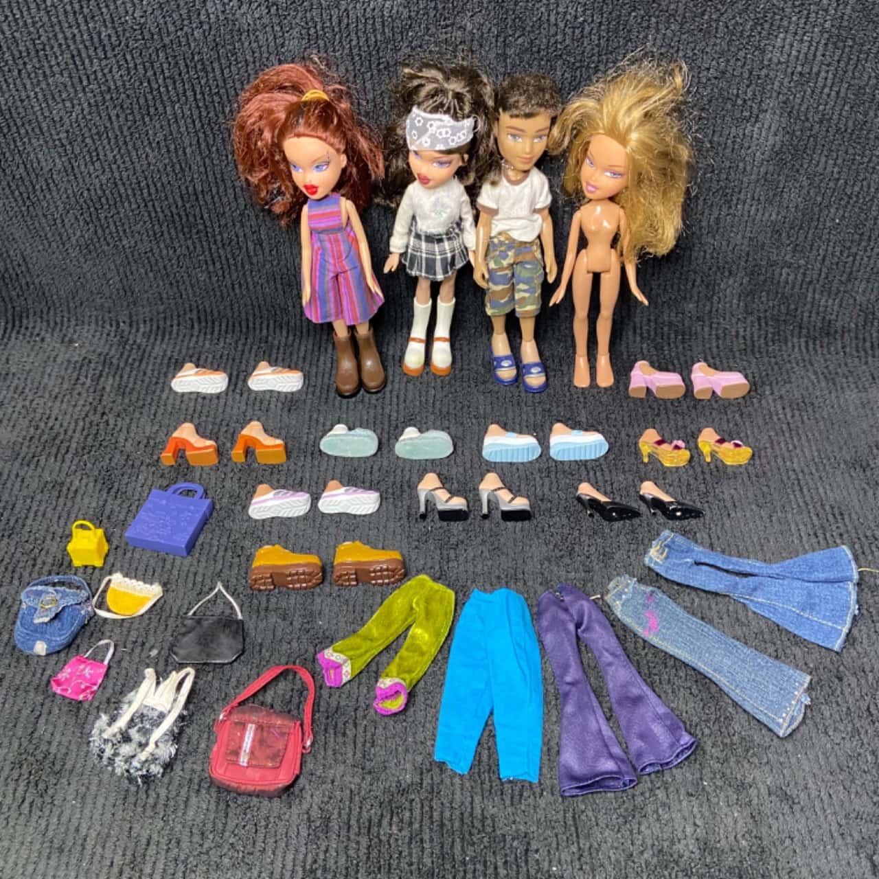 Bratz Dolls Assorted Bundle x 4(s)