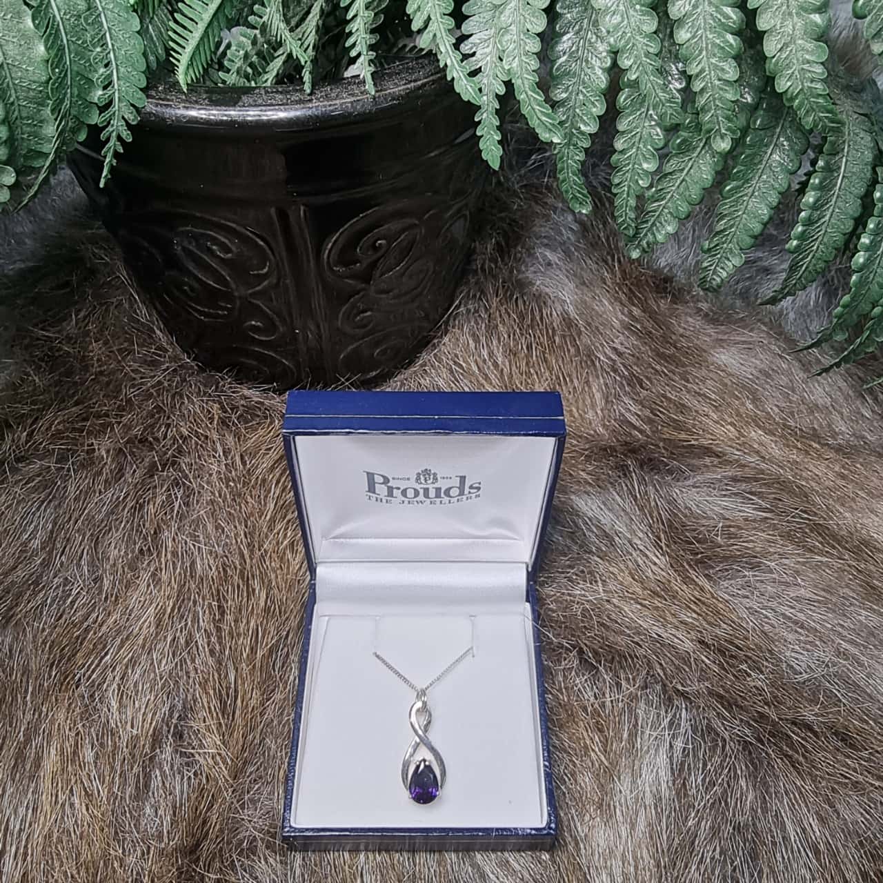 *REDUCED* 925 Silver & Amythest Pendant (s)