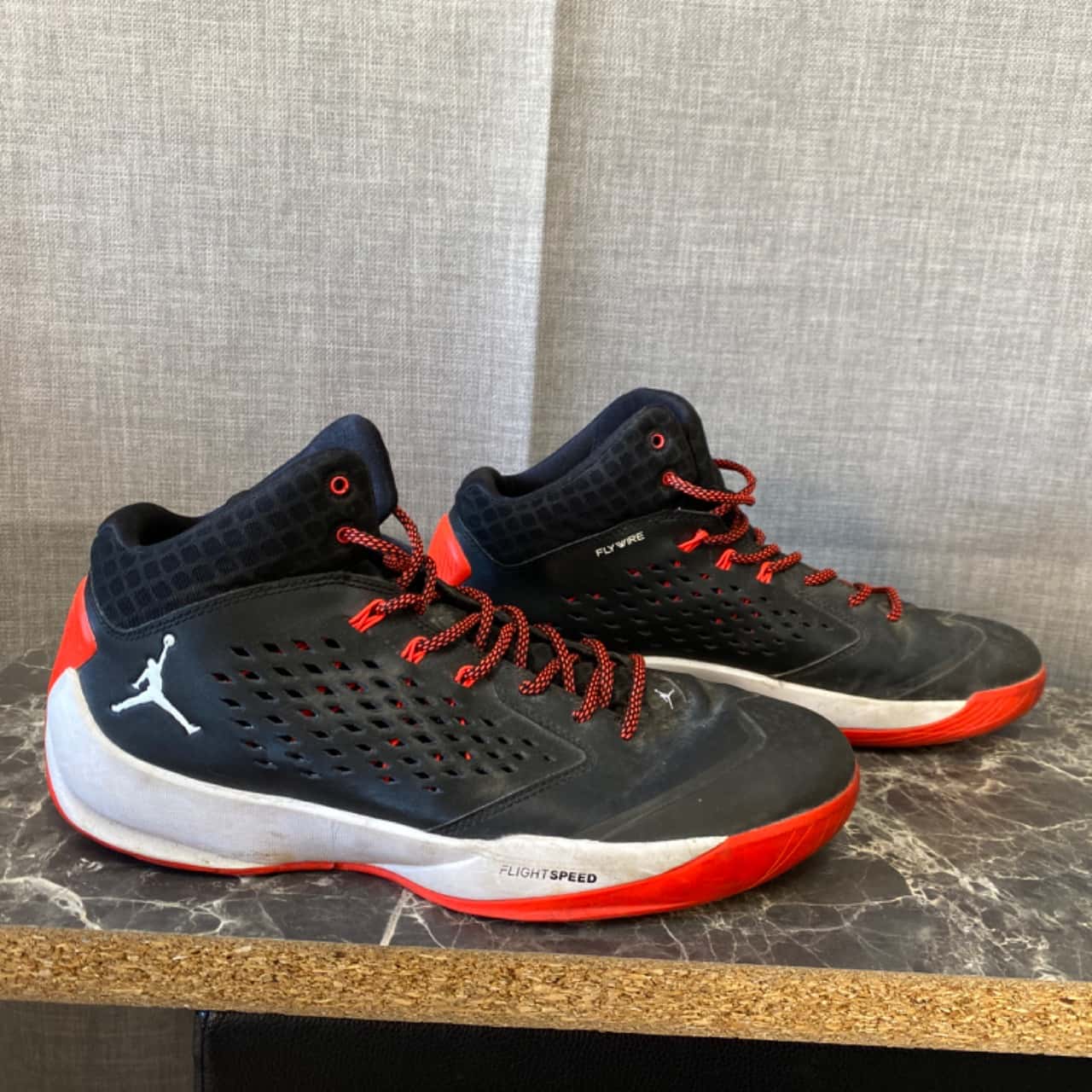 Air Jordan Mens Size 12 Runners Black / Red (s)