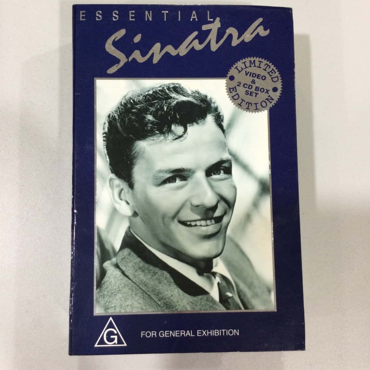 Essential Sinatra Limited Edition, Video/2 CD Box Set