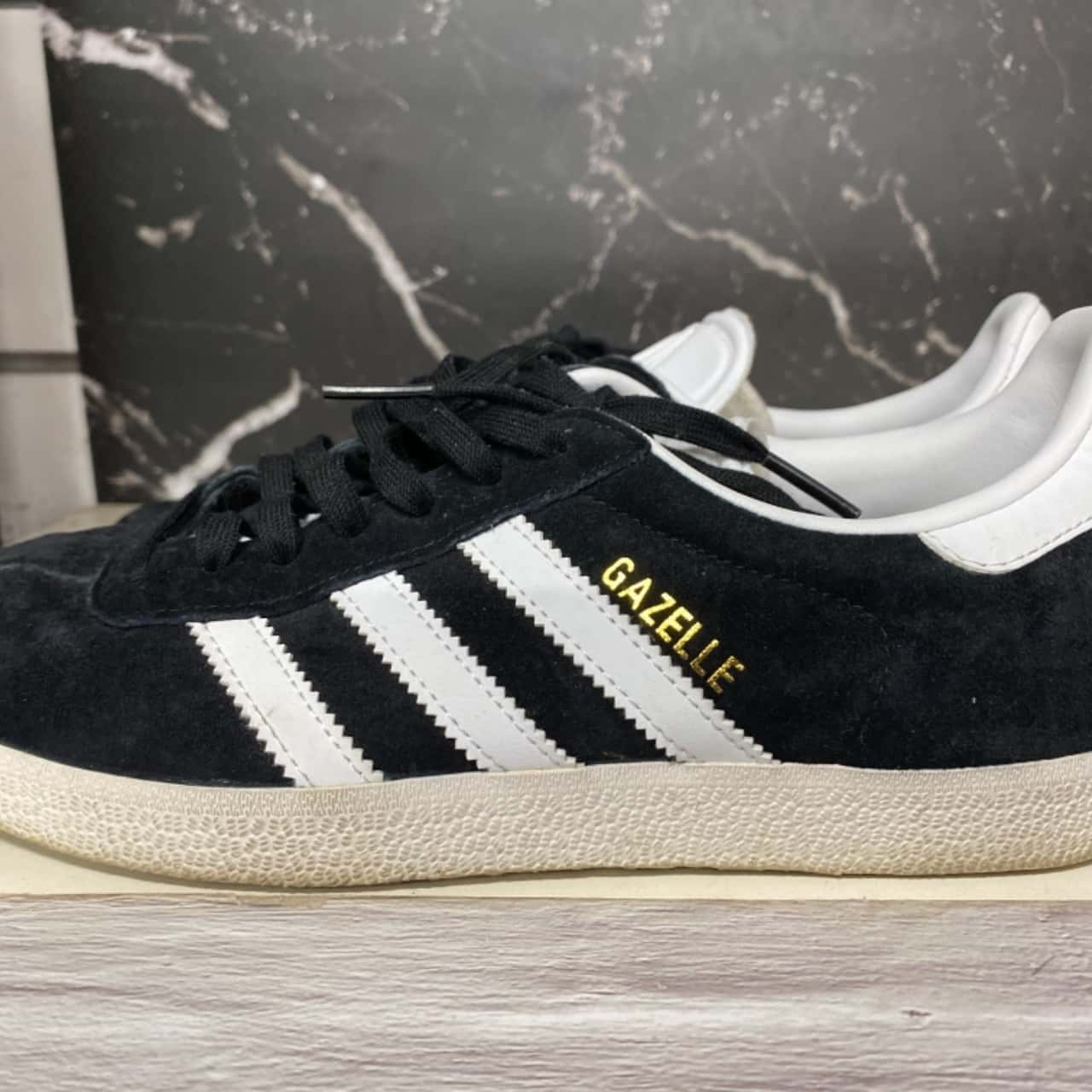 Adidas Gazelle Size 6 Black / White (s)