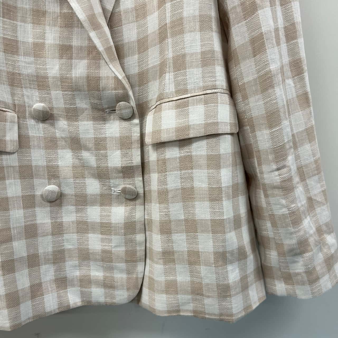 DECJUBA CHELSEA GINGHAM BLAZER. SIZE 10