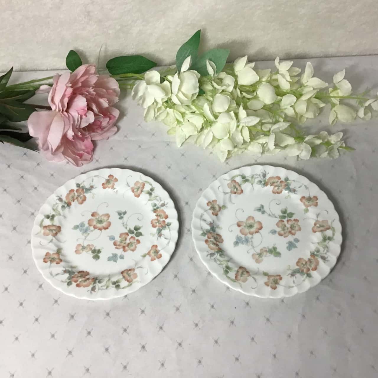 Wedgwood ”Cottage Rose” Bone China Side Plates (x 2)(s)