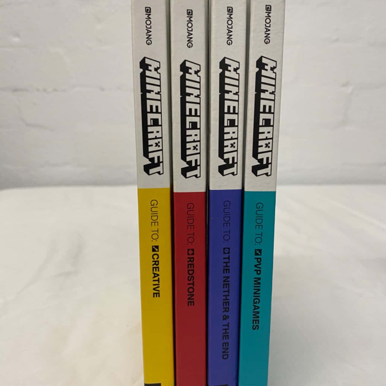 Mojang Guide to: Minecraft set of 4