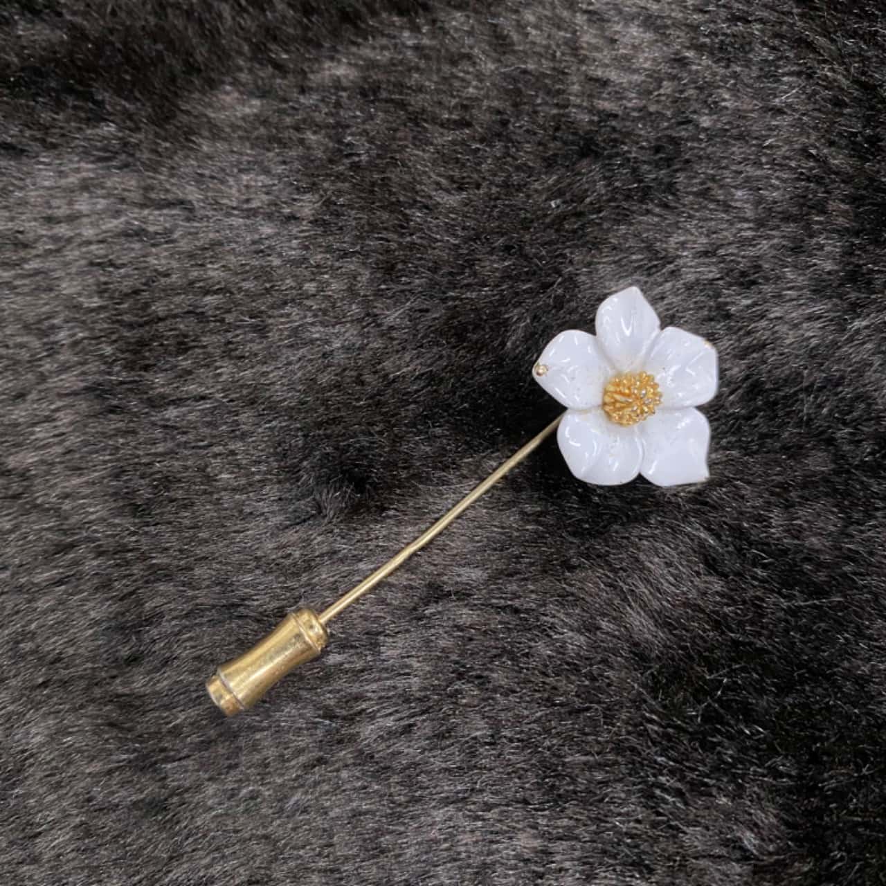 Womens Trifari Gold Tone and White Flower Hat Pin