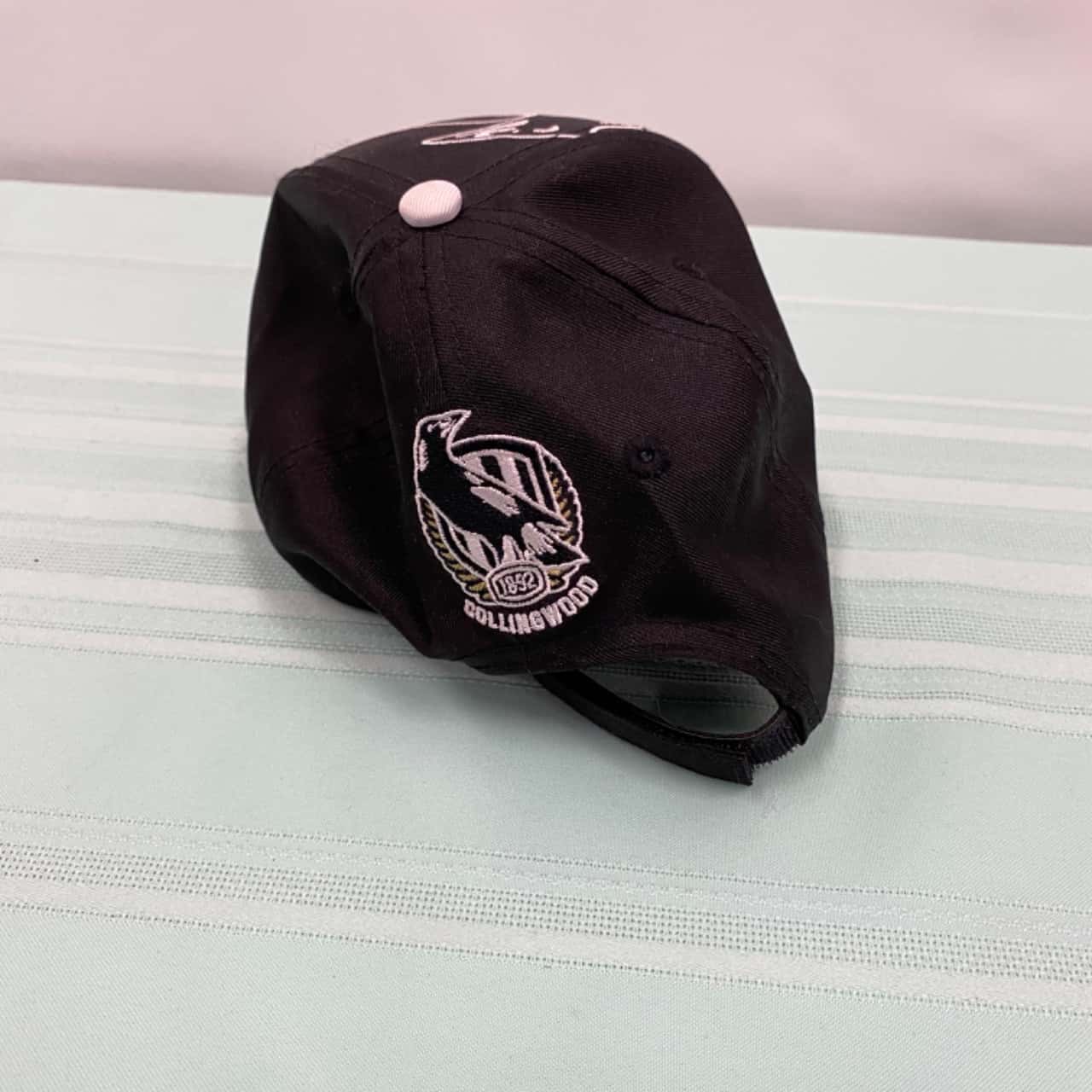 Unisex AFL Collingwood Magpie Cap/Hat (s)