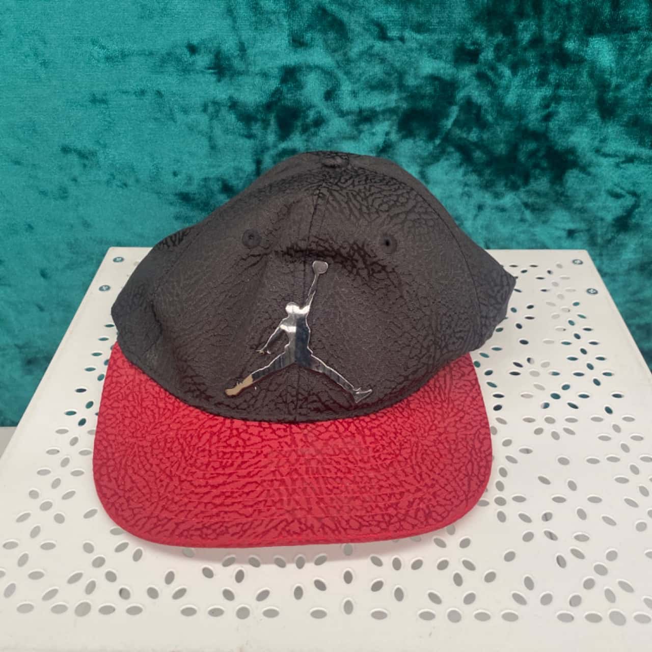 Nike Air Jordan Youth Cap Black & Red (s)