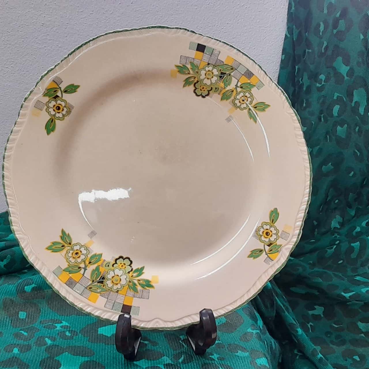 Vintage Dinner Plates 2 Vintage Dinner Plates 2