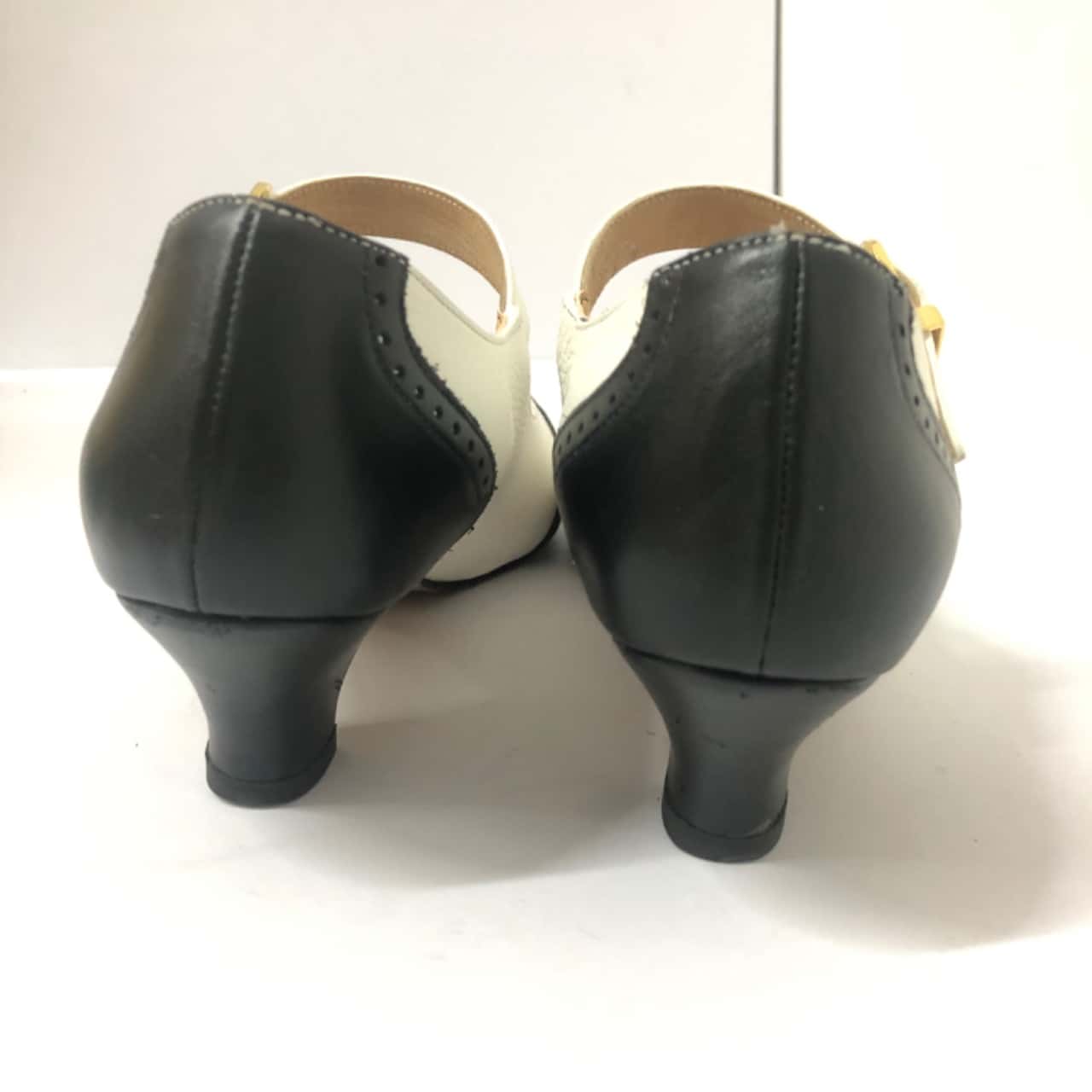 Handcrafted Women’s Retro Leather Shoes - two tone - heels -(s)